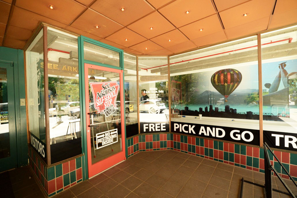 Why Retail Graphics Are Crucial For Visual Merchandising